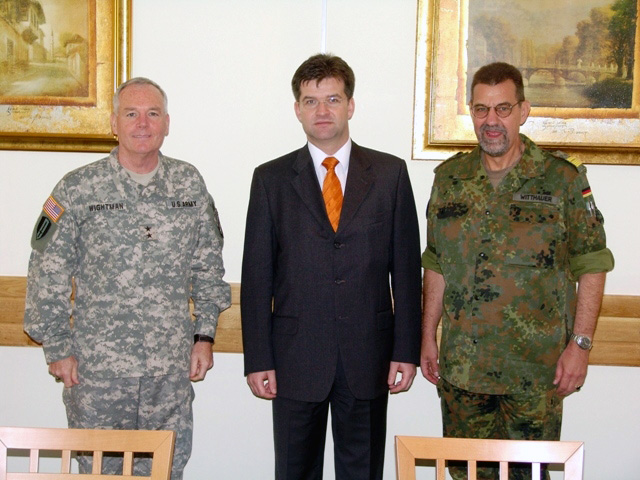 Lajčák Visits Camp Butmir | Office of the High Representative